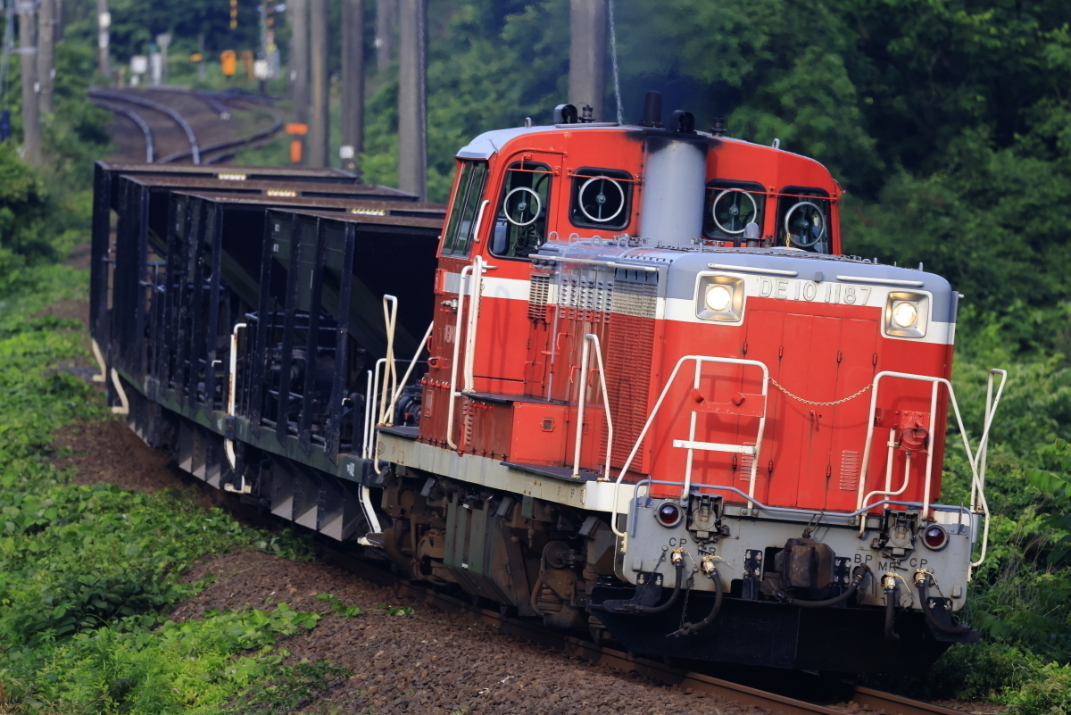 早朝の羽越本線を北上する、DE10-1187牽引のホキ工臨を撮る！(西目工臨編): うっかり鉄の本棚（旧うっかり鉄の鉄道風景写真撮影記）